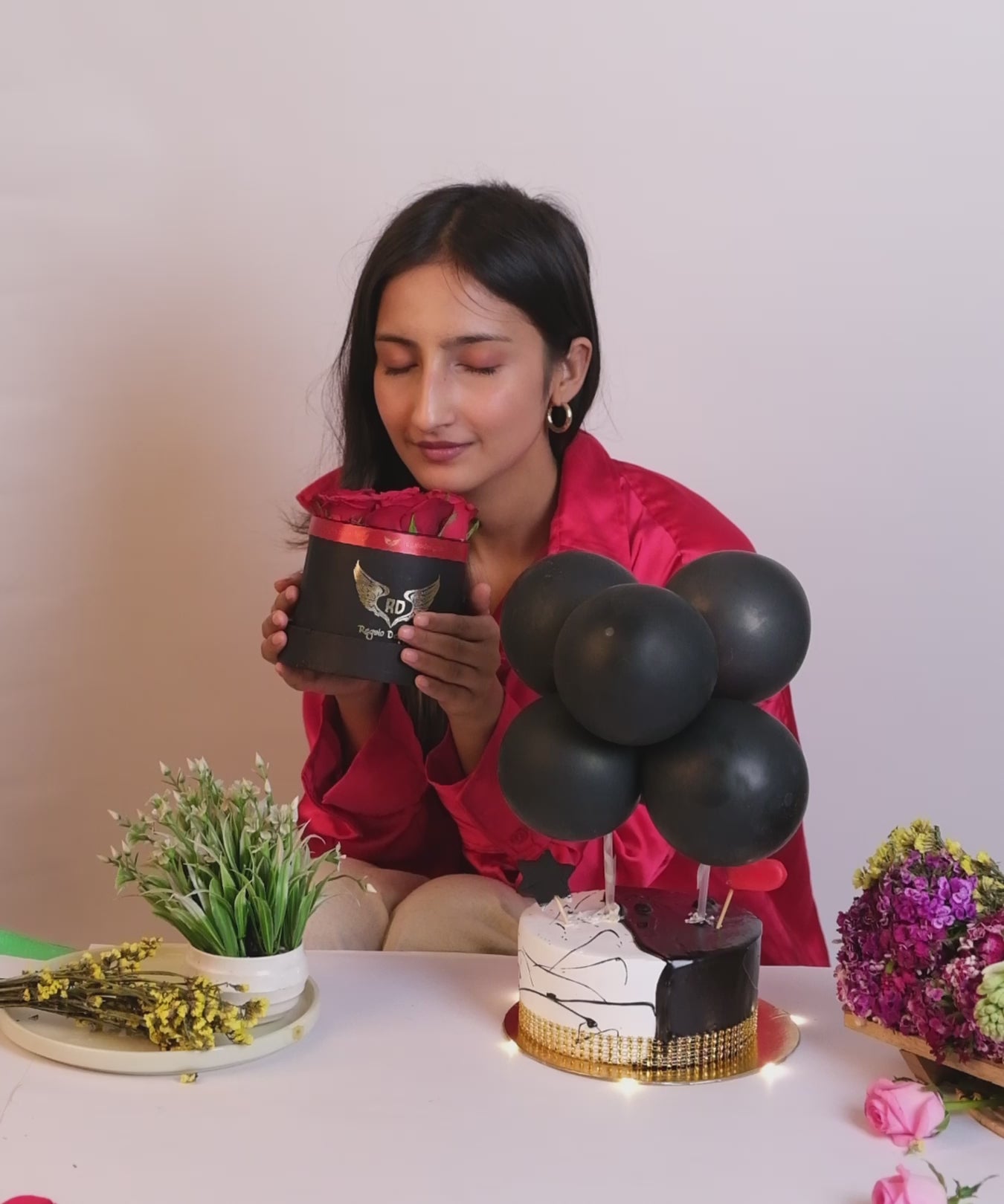 Choco Vanilla Fondle Cake & Red Roses